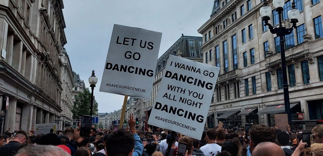 Freedom to Dance: Protestors rave against COVID restrictions in London